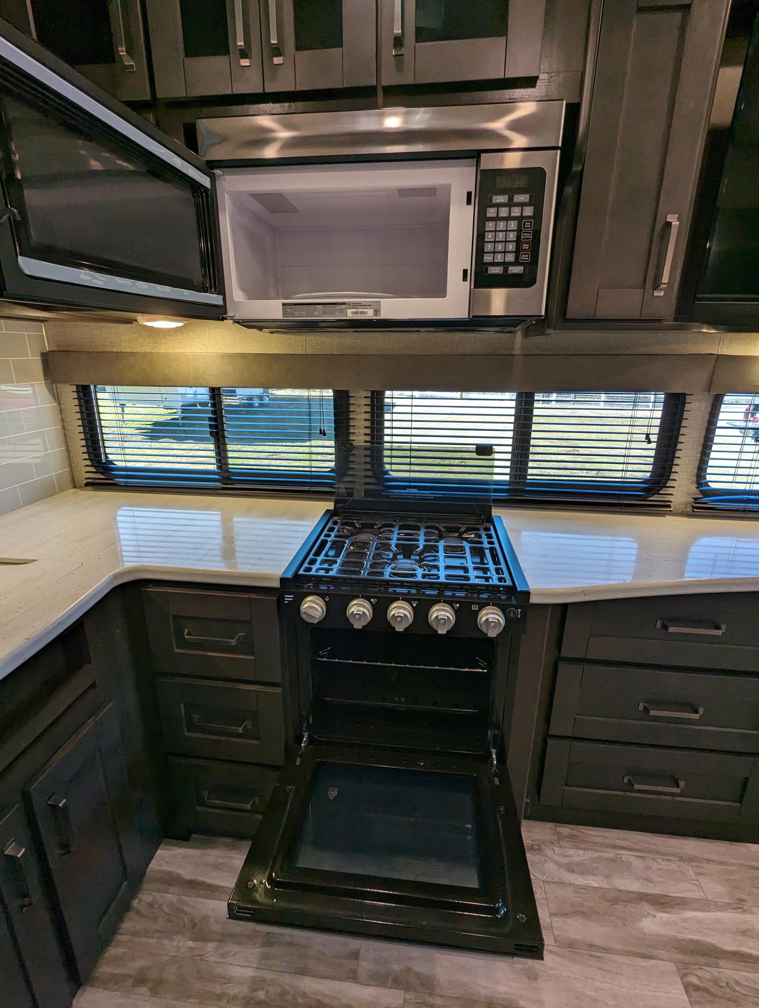 Pre-owned 2021 Grand Design Reflection 310RLS Fifth Wheel