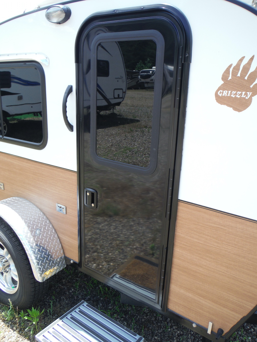 Pre-owned 2018 Rustic Trail Grizzly Bear Teardrop Travel Trailer
